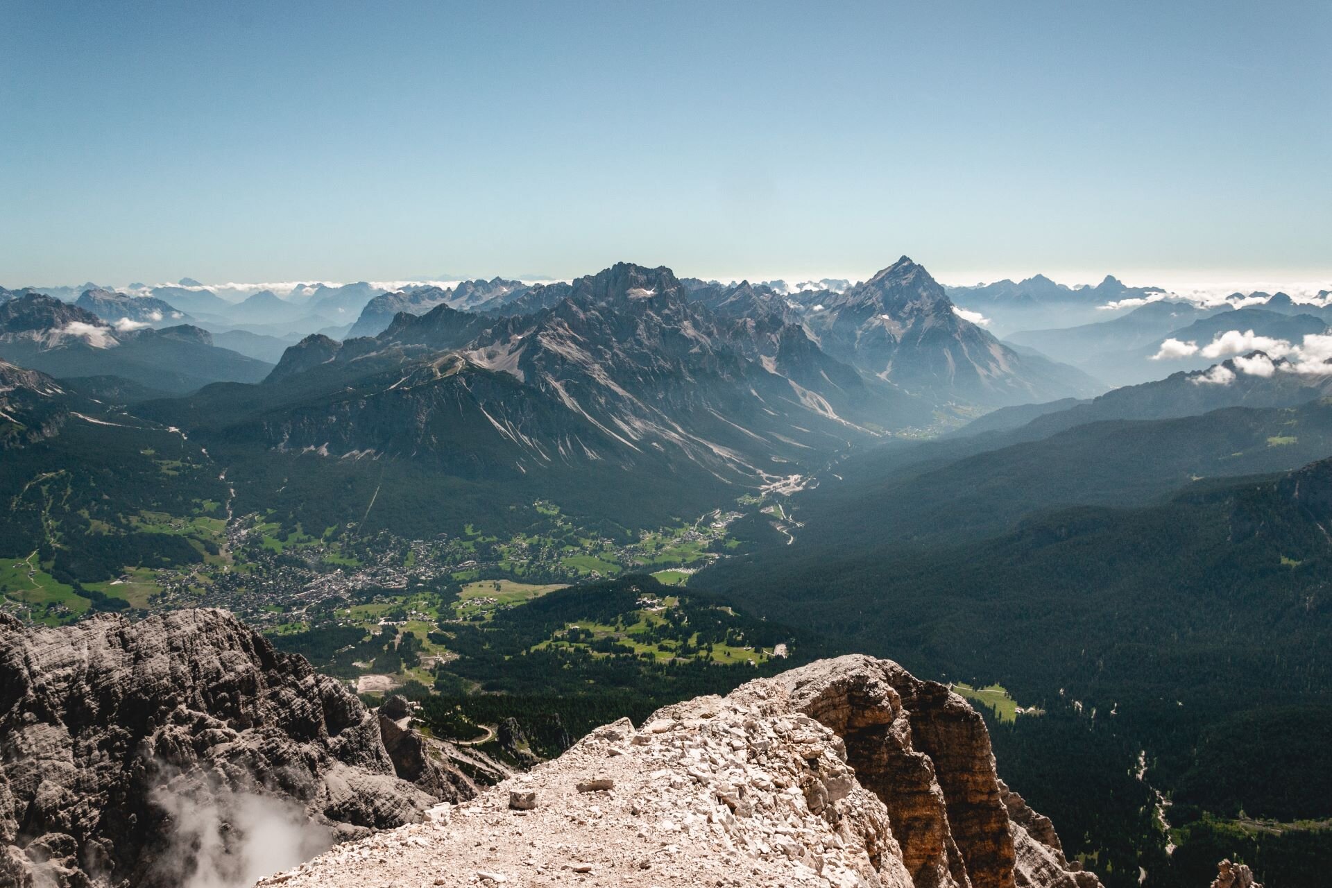 Cortina, the Queen of the Dolomites and of skiing in Italy